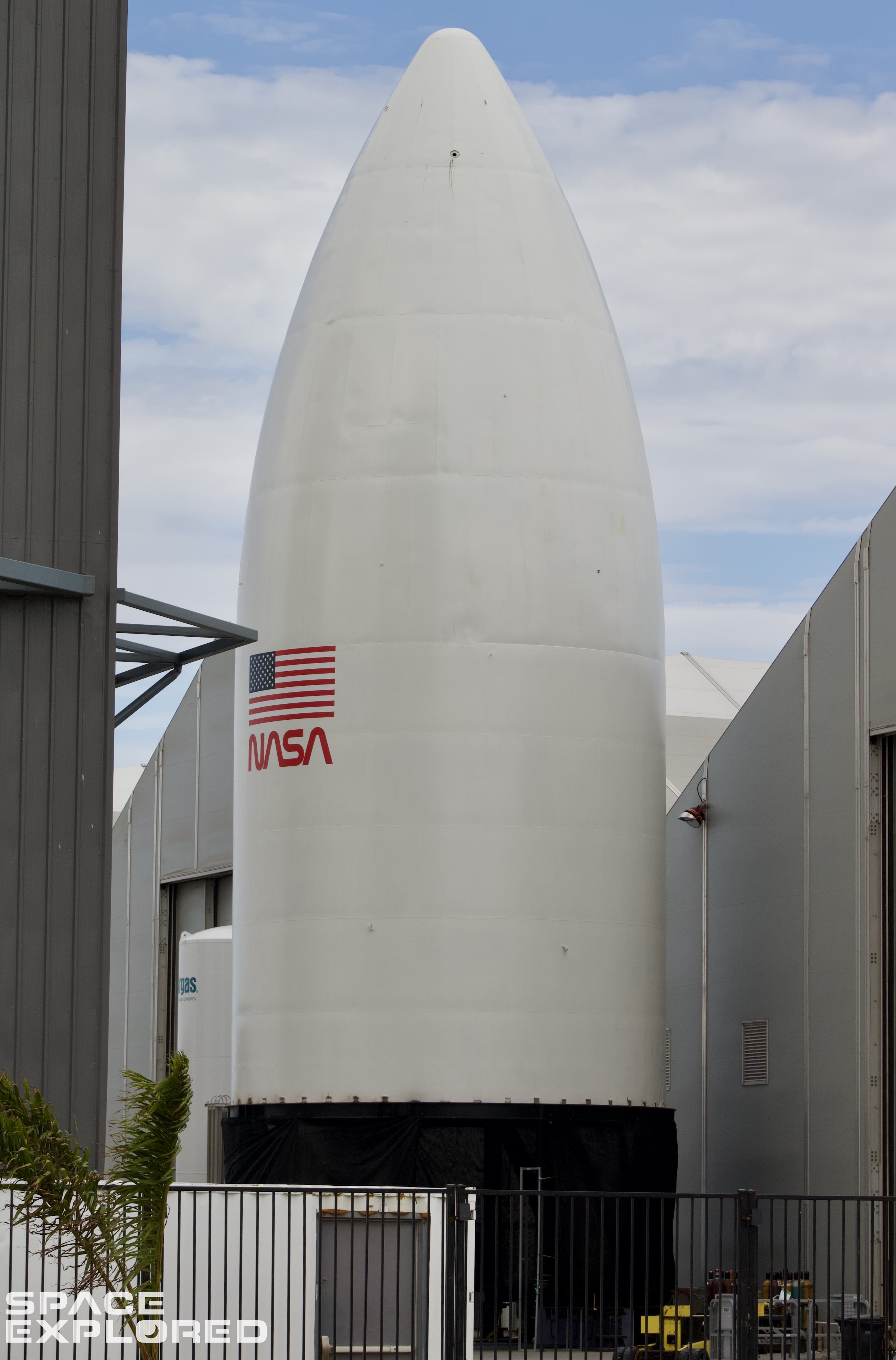 NASA selects SpaceX to develop human landing system for Artemis moon ...