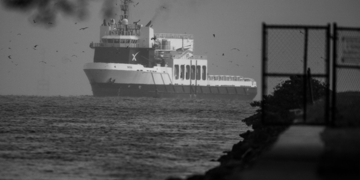 SpaceX ship Bob arrives in Port of Tampa - Space Explored