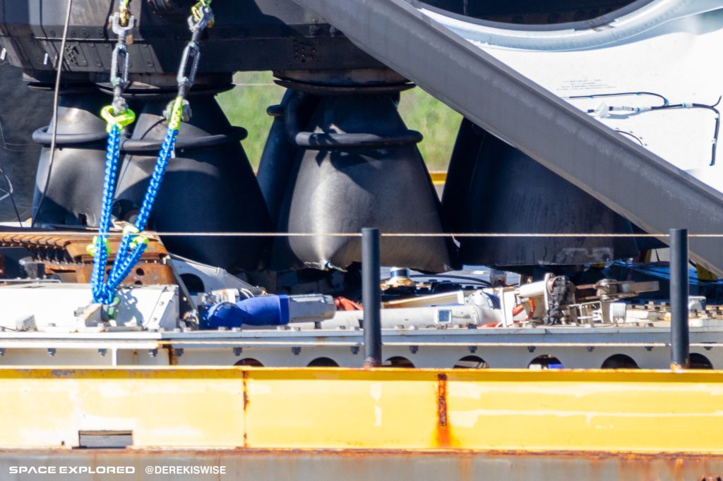 SpaceX Falcon 9 booster & octograbber damaged during recovery