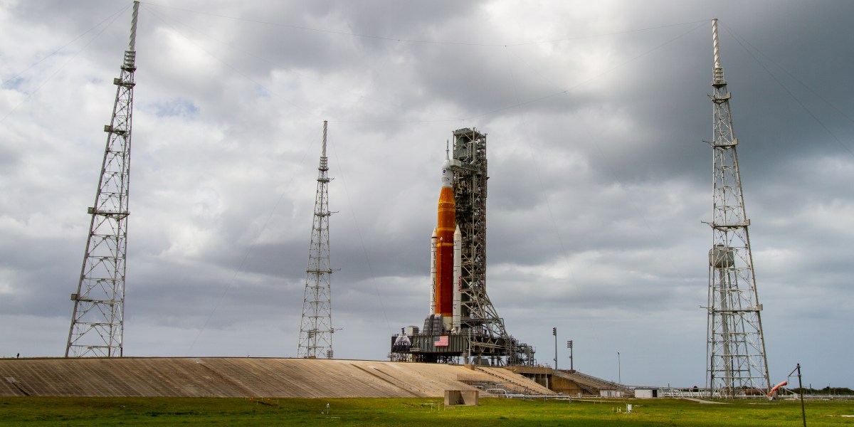 As SLS returns to the VAB, take an up-close look at the rocket on the ...