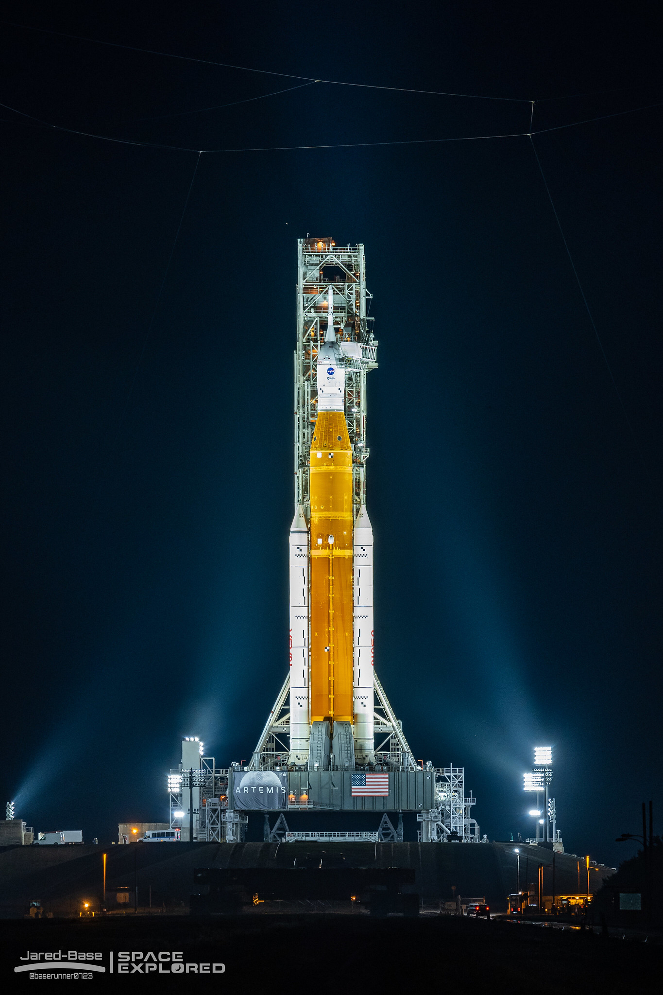 Artemis 1 SLS rocket on the pad ahead of launch [Gallery]