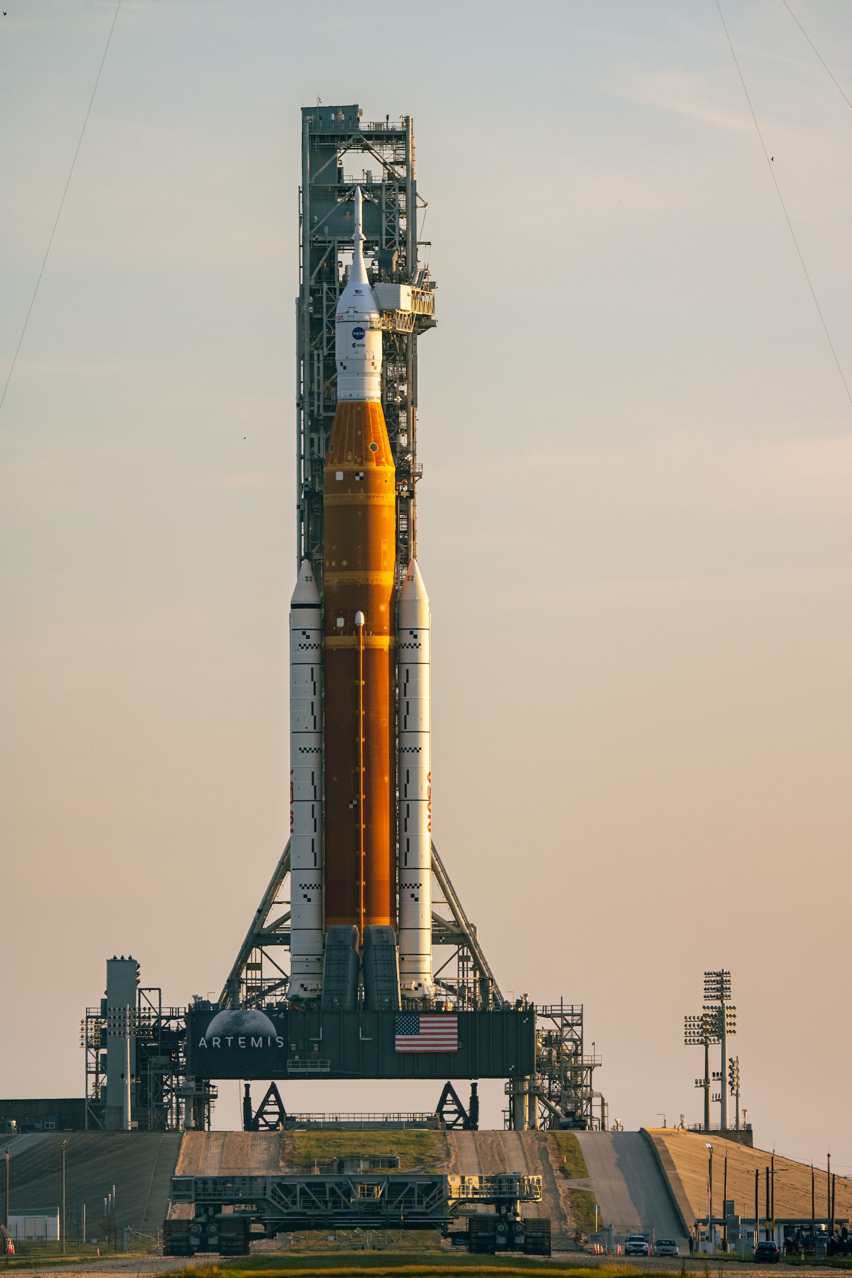 Artemis 1 SLS rocket on the pad ahead of launch [Gallery]