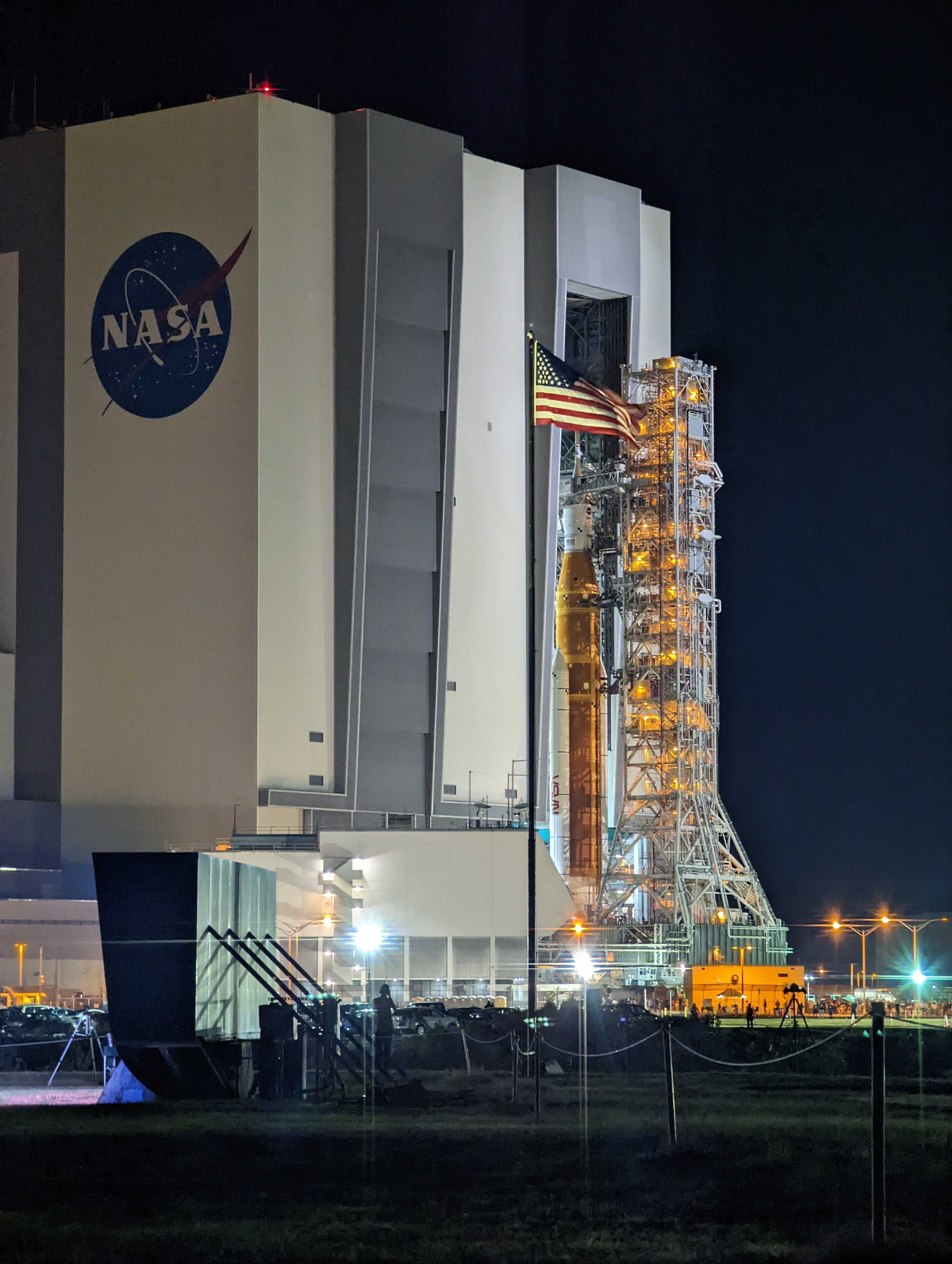 Artemis 1 SLS rocket on the pad ahead of launch [Gallery]