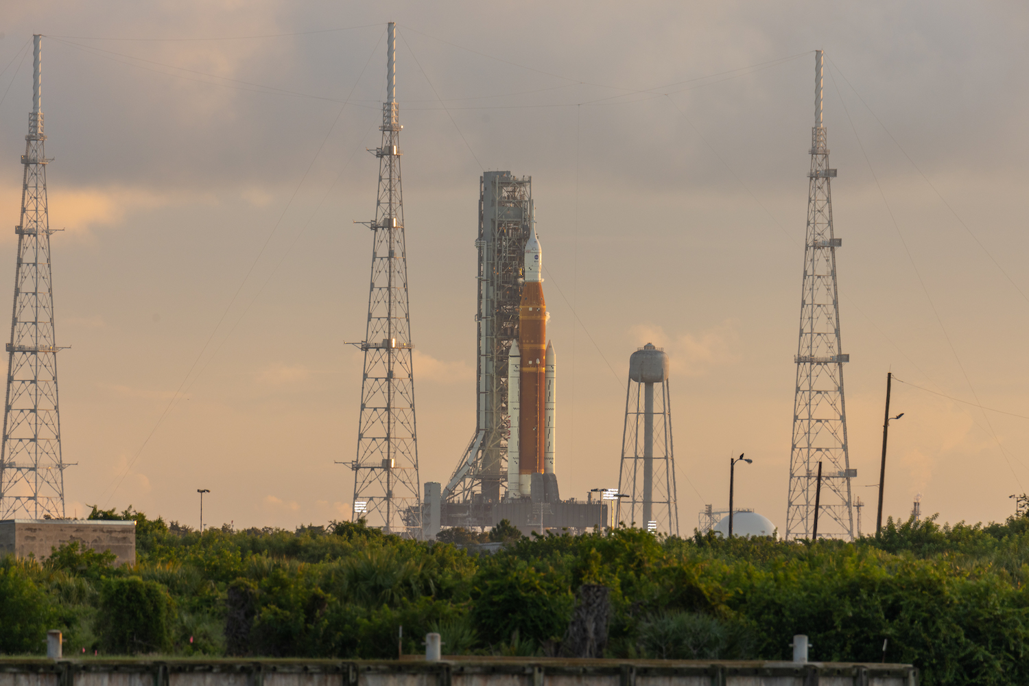 Hurricane Ian forces Artemis 1 rollback
