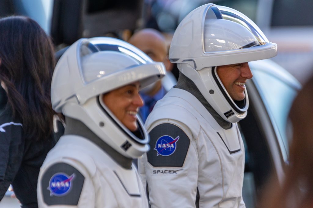 Pictures of SpaceX Crew-5 launch to the ISS [Update] And video!