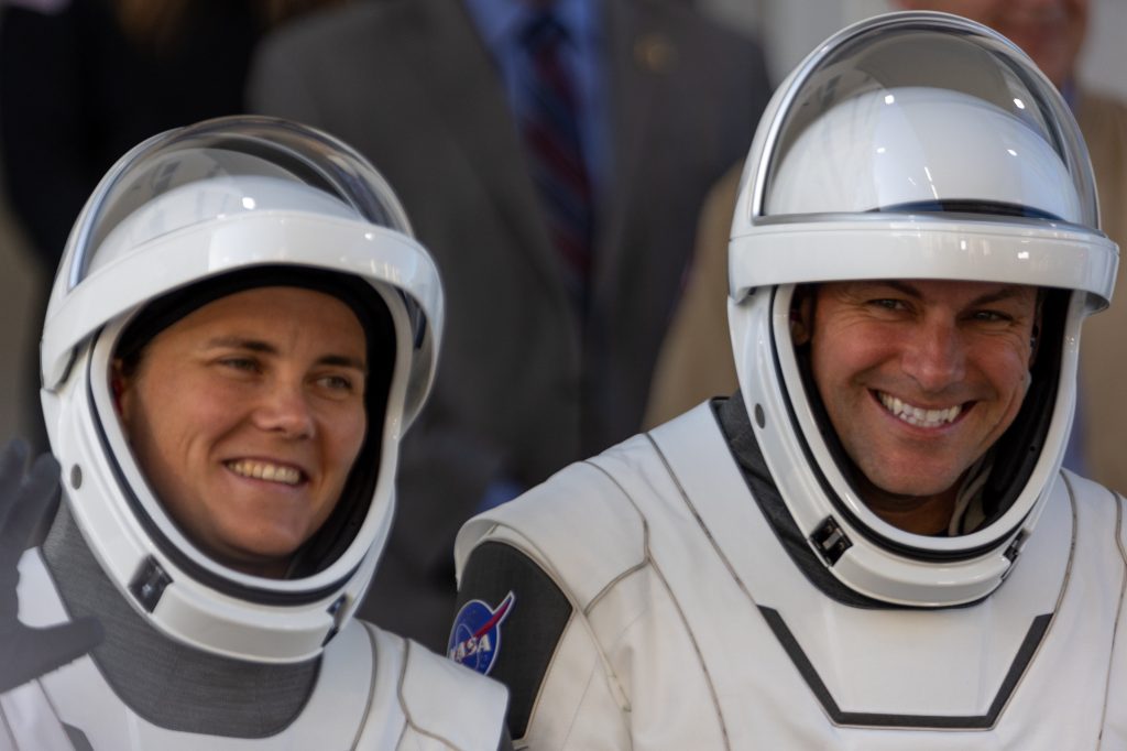 Pictures of SpaceX Crew-5 launch to the ISS [Update] And video!