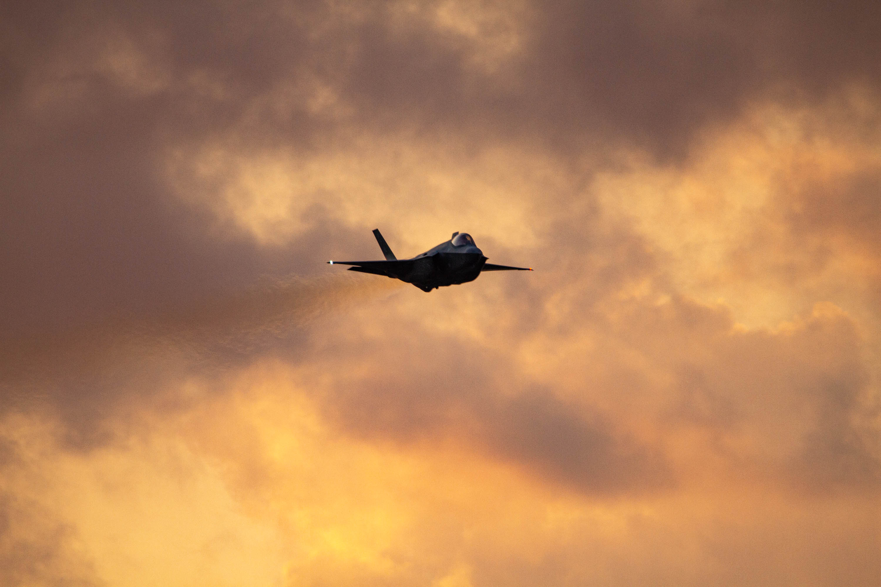 Blue Angels, F-35s, & more at Sun 'n Fun Fly-in