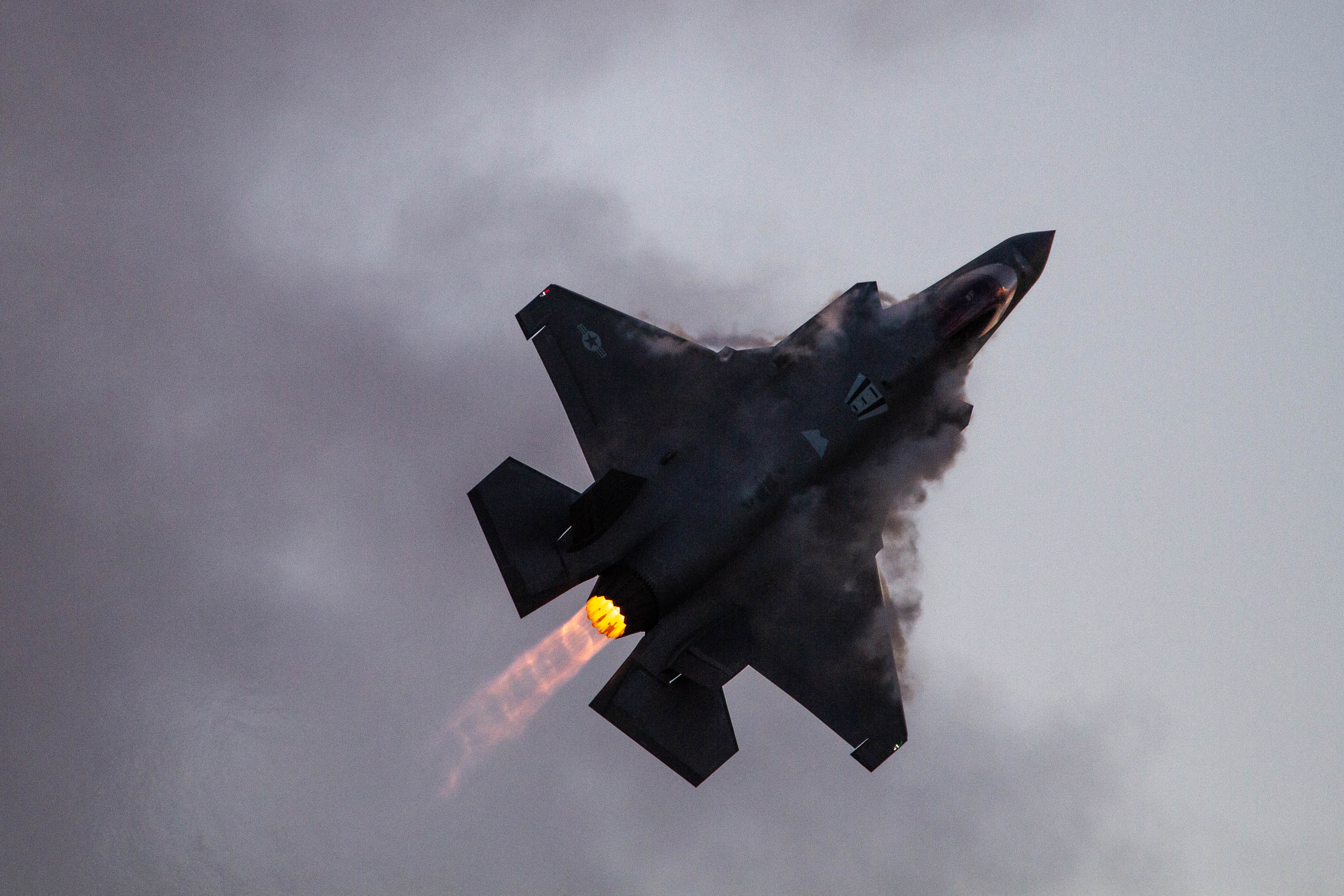 Blue Angels, F-35s, & more at Sun 'n Fun Fly-in