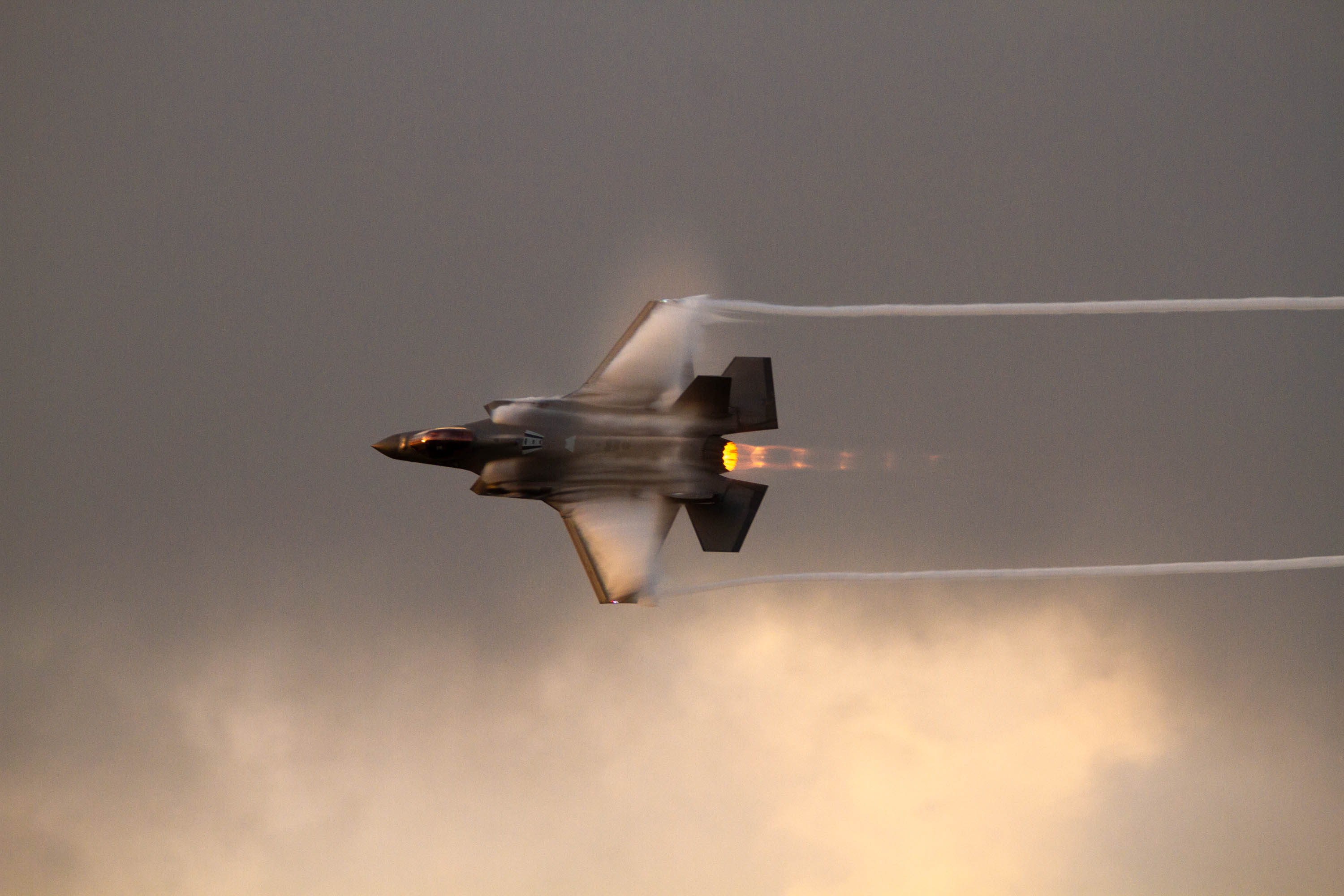 Blue Angels, F-35s, & more at Sun 'n Fun Fly-in