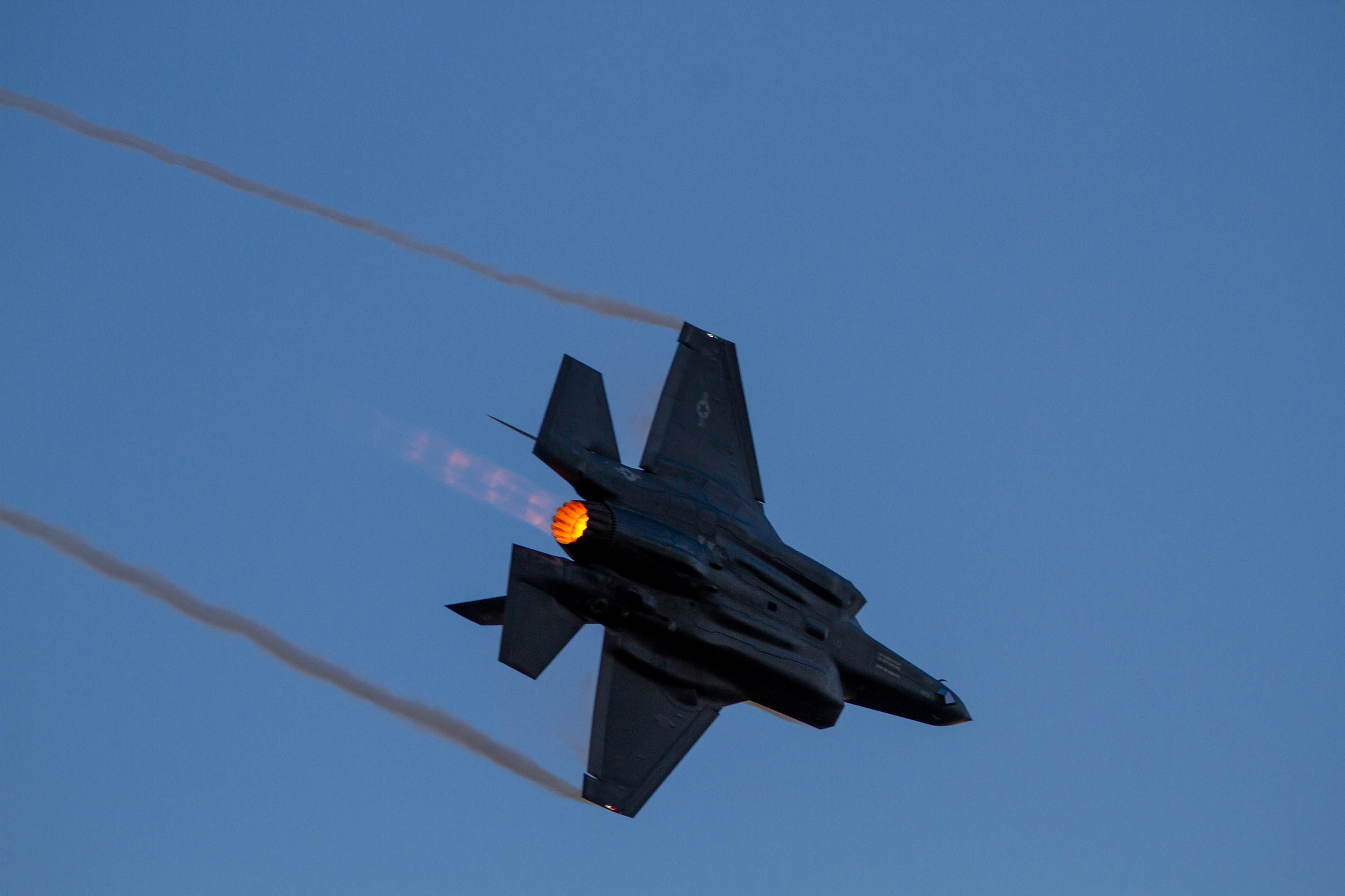 Blue Angels, F-35s, & more at Sun 'n Fun Fly-in