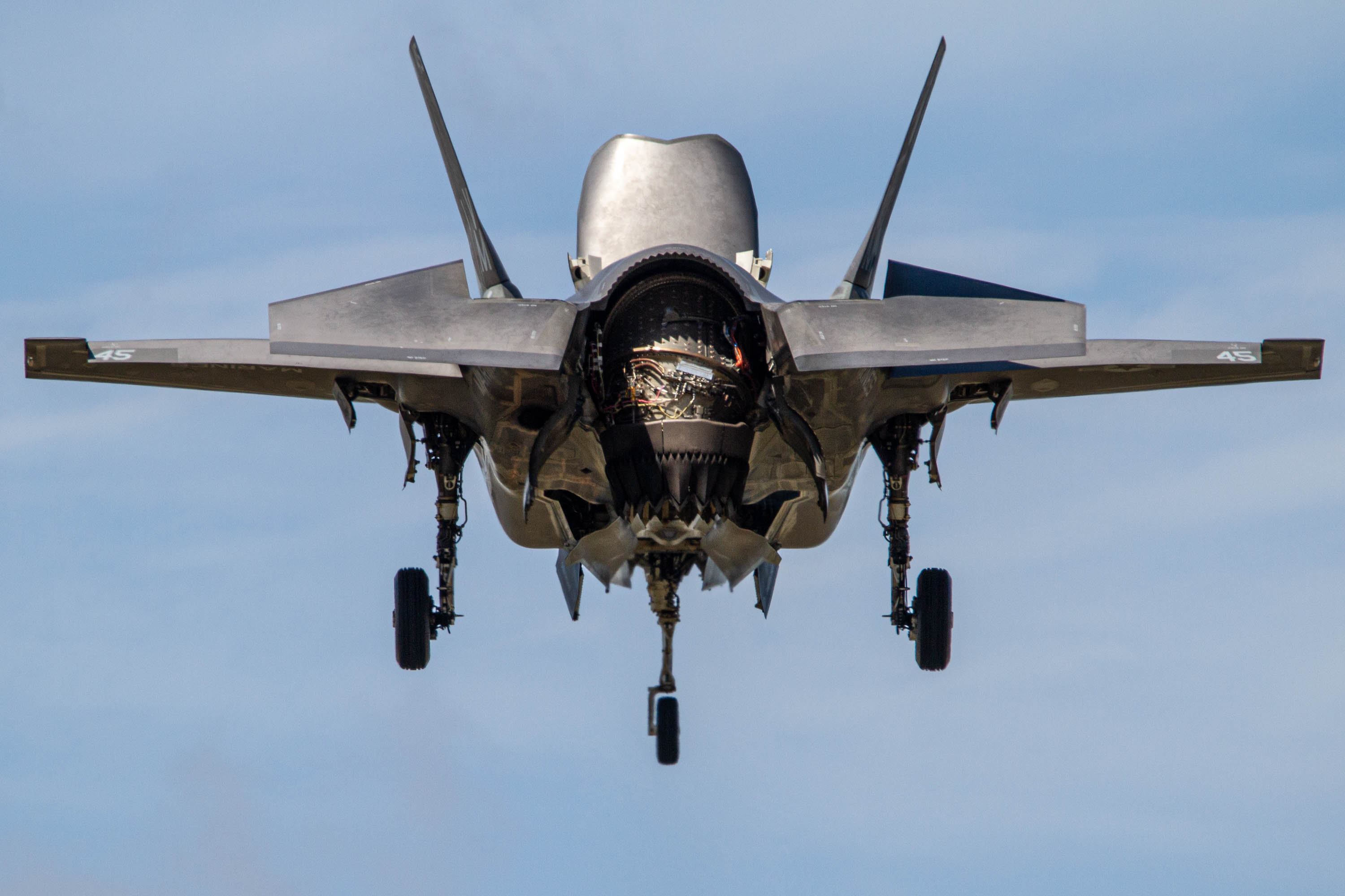 Blue Angels, F-35s, & more at Sun 'n Fun Fly-in
