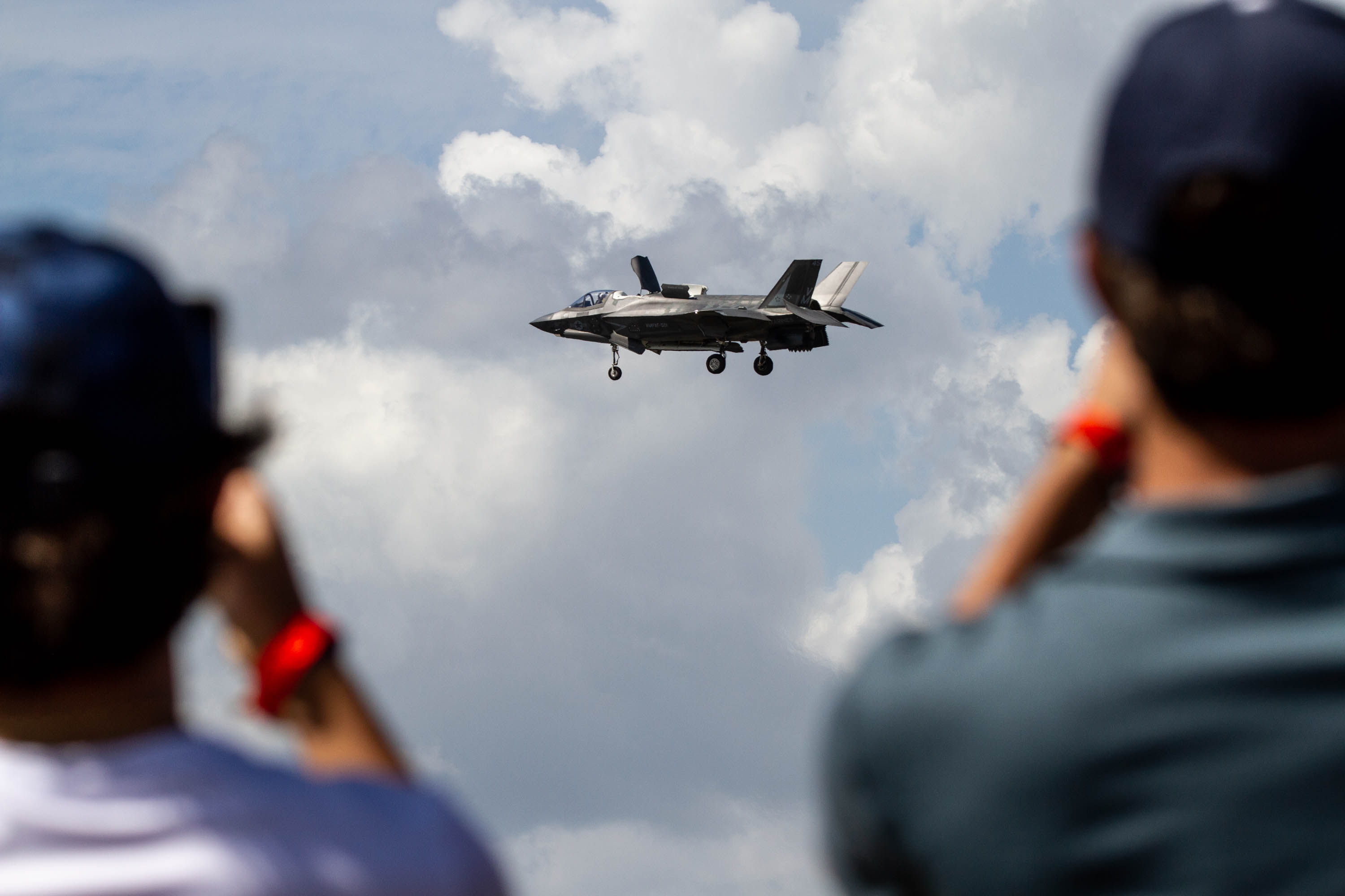 Blue Angels, F-35s, & more at Sun 'n Fun Fly-in