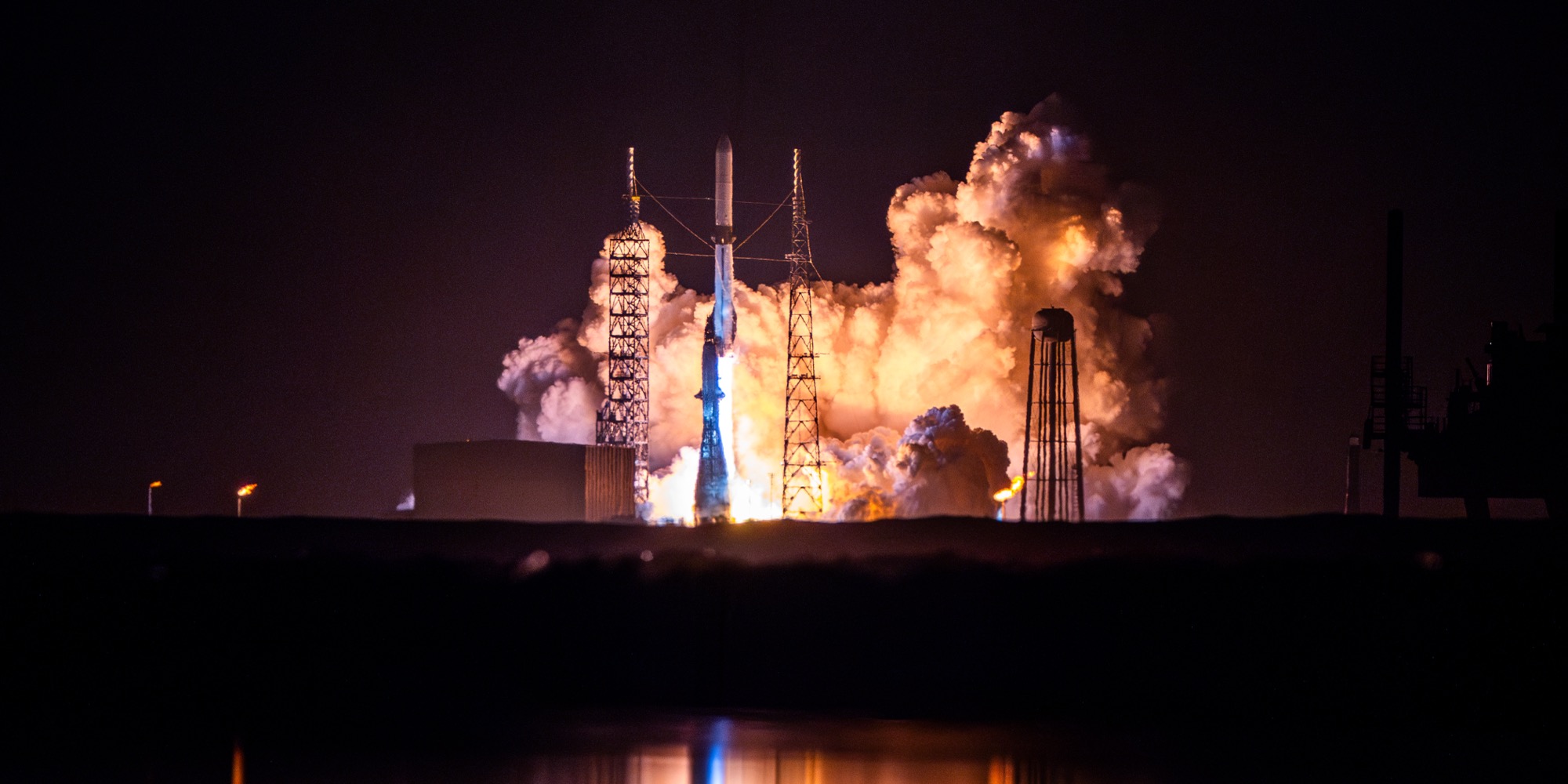 Blue Origin sends first New Glenn rocket into orbit