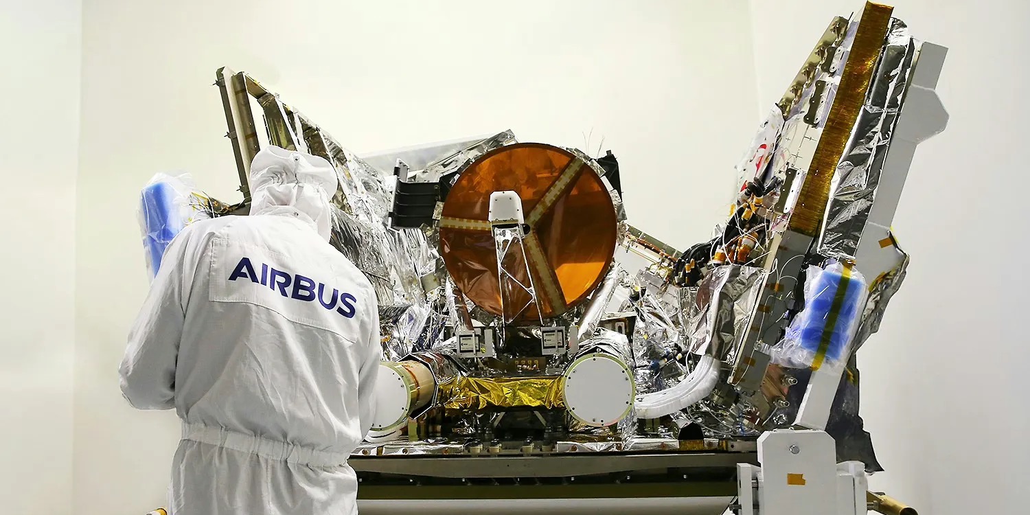 Blue Origin's New Glenn recovery barge arrives at Port Canaveral